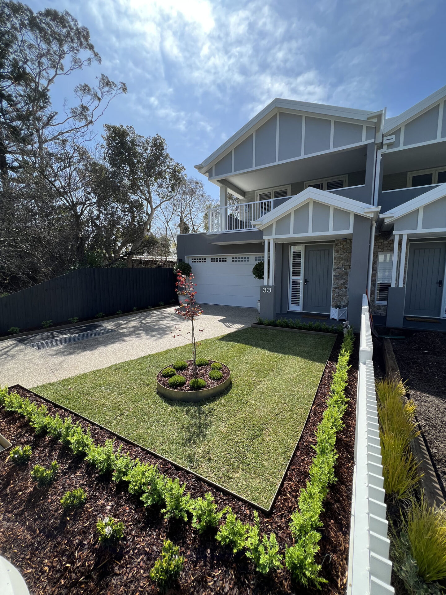 Contemporary Hamptons Style in Dromana - Huddlestone Landscapes